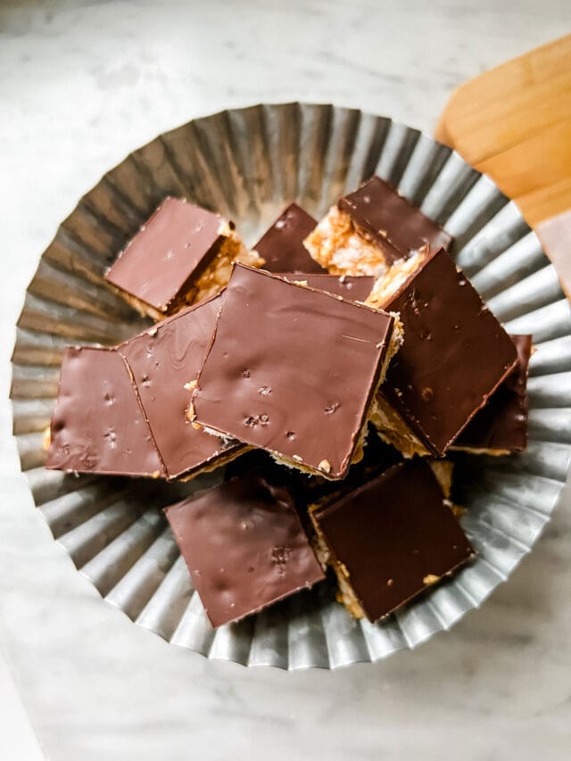 Easy No-Bake Peanut Butter Crunch Bars | Most Lovely Things