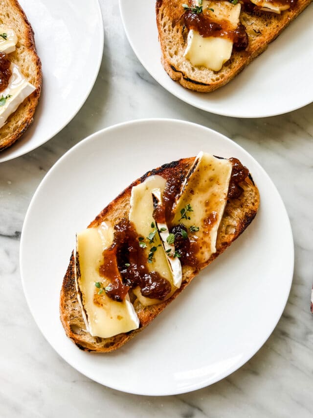 Tomato with Melted Cheddar Mayo on Buttered Toast | Most Lovely Things