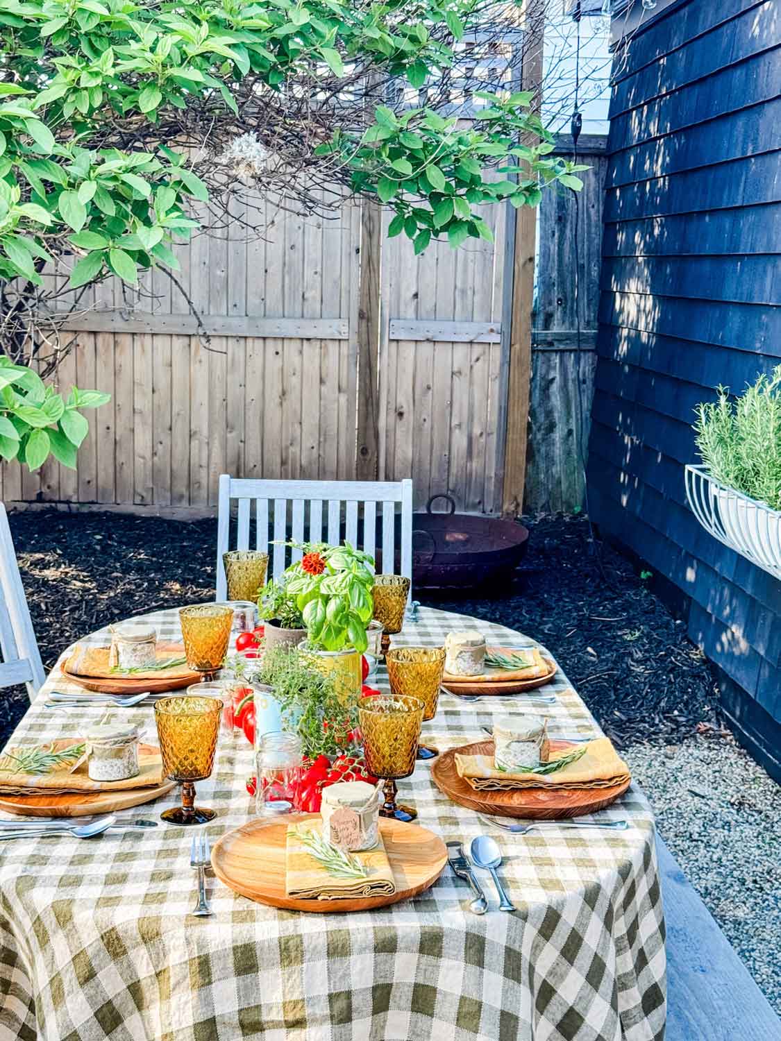 Italian Garden Table: Easy Outdoor Entertaining with What You Have ...